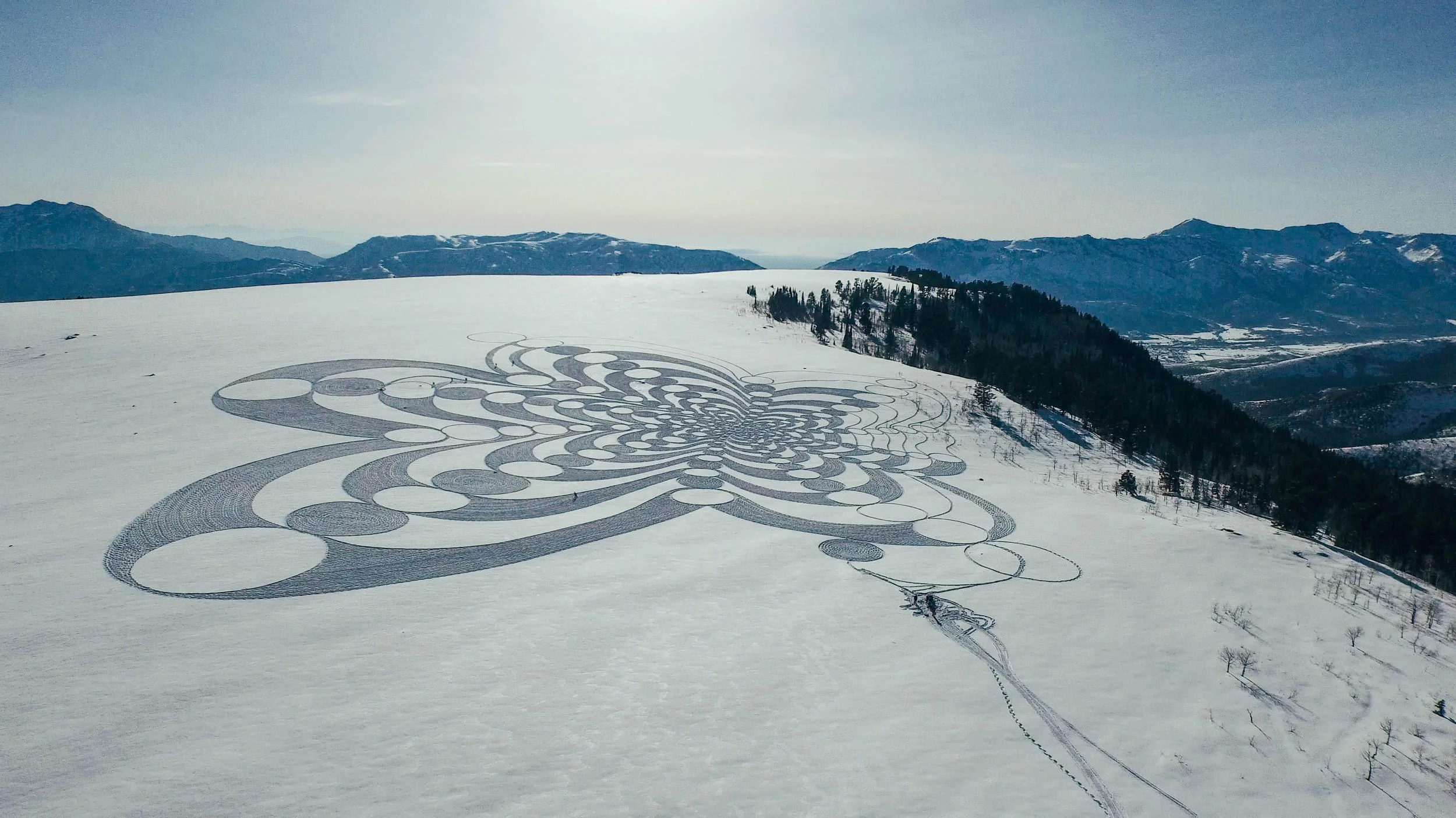 Simon Beck - Snow Artist — The Banyan Collective
