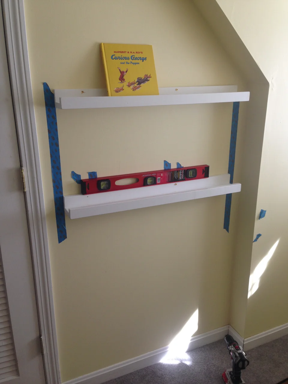 Easy DIY Book Rails —New England Lifestyle, Motherhood, + DIY - Birch ...