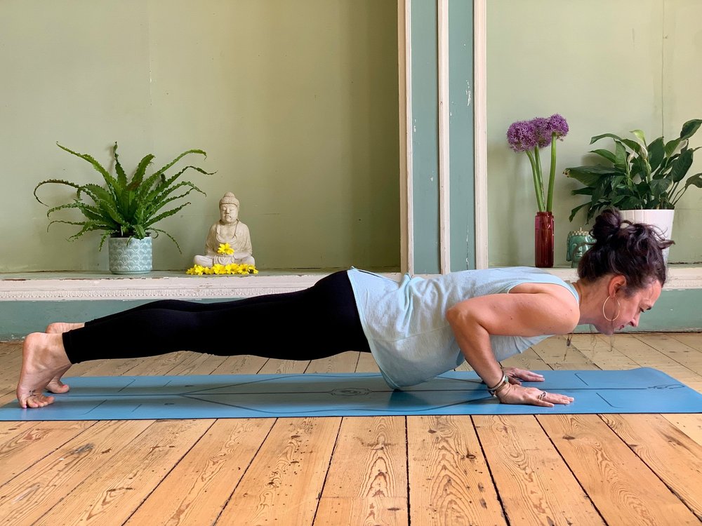 8 Yoga Poses to Strengthen Your Core — LOUISE BARTLETT