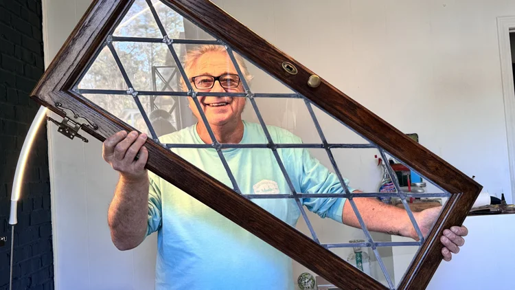 The Art of Putty Glaze for Stained Glass Windows — Conway Glass