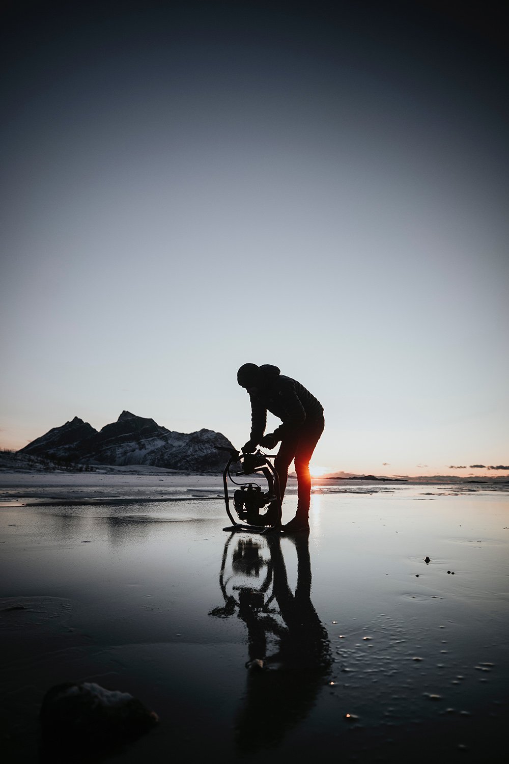 About — PETER MCKINNON