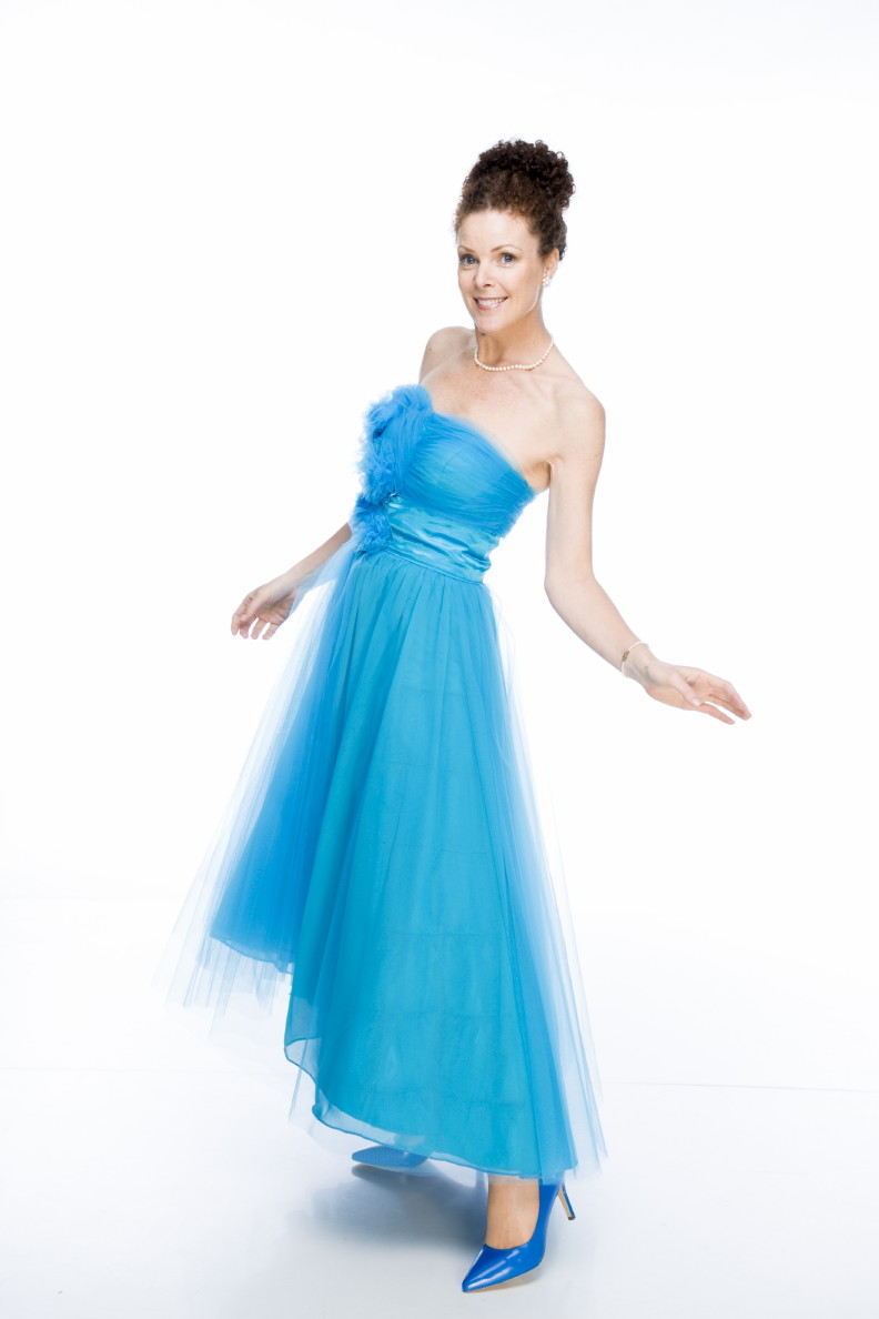 * SHOW PHOTOS AND DETAILS — Gina Hogan