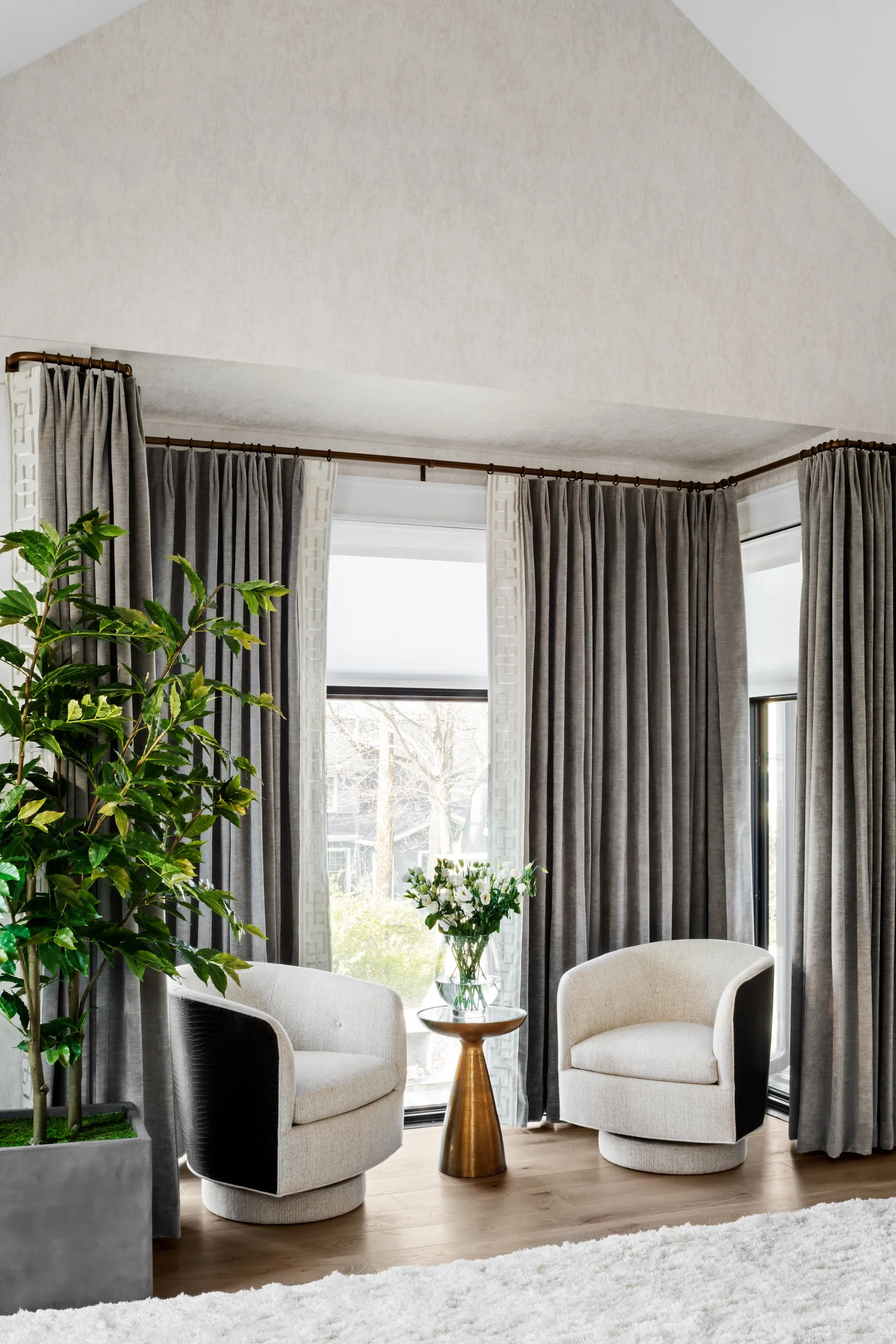 Vienna, VA Home Designed by Mariella Cruzado, Splendor Styling ...