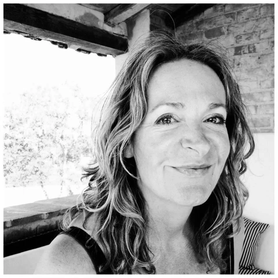 OUR STORY — EASEL&LENS