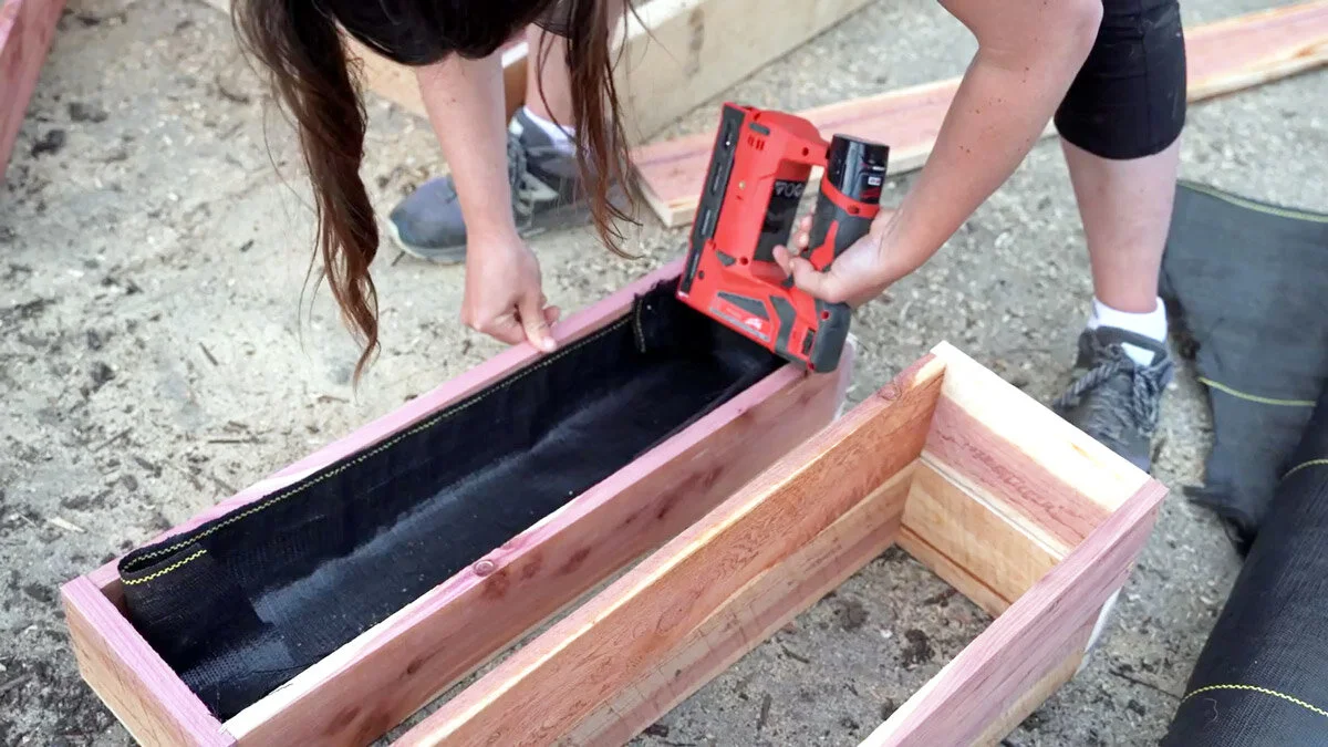 Easy DIY Planter Box (With FREE Plans!) — Anne of All Trades