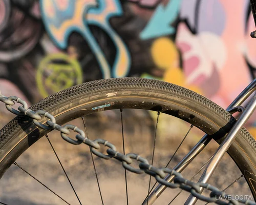 Shimano GRX WH-RX570 wheelset review - LA VELOCITA.