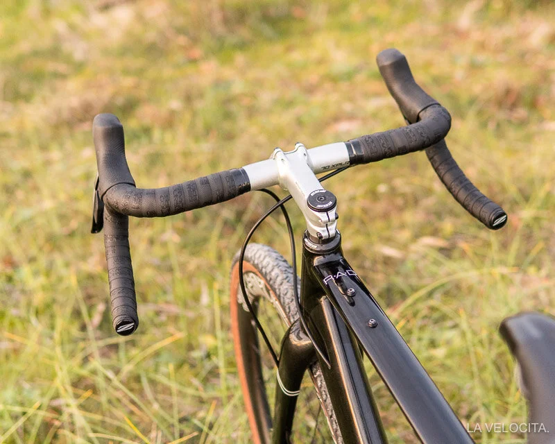 Zipp Service Course 70 XPLR handlebar and stem review - LA VELOCITA.