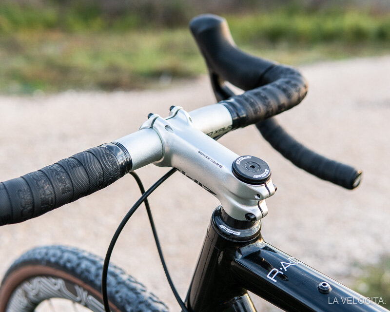 Zipp Service Course 70 XPLR handlebar and stem review - LA VELOCITA.