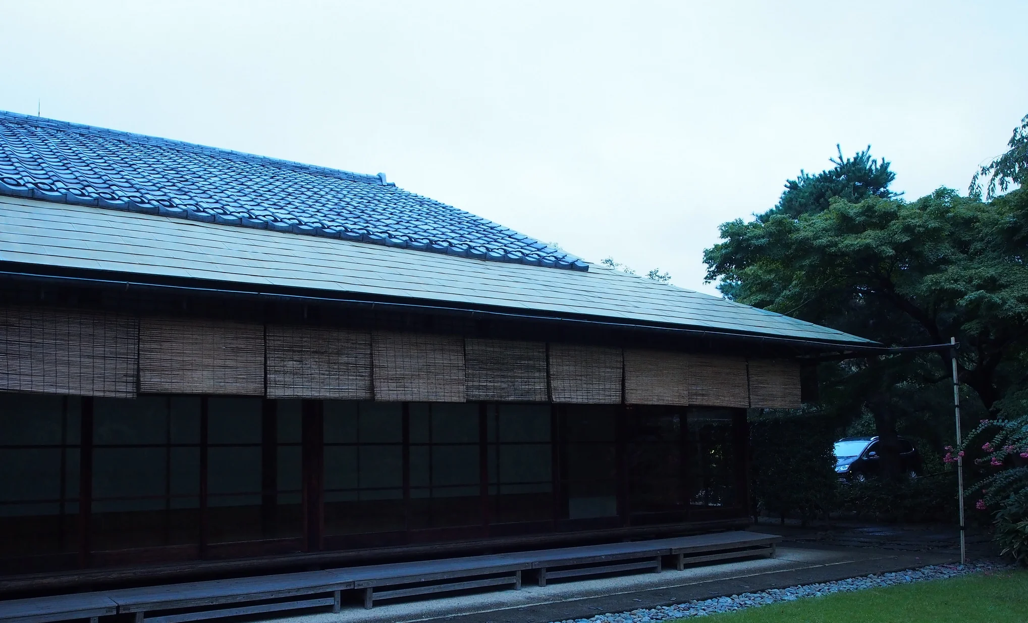 Large tea house with beautiful garden — TOKI