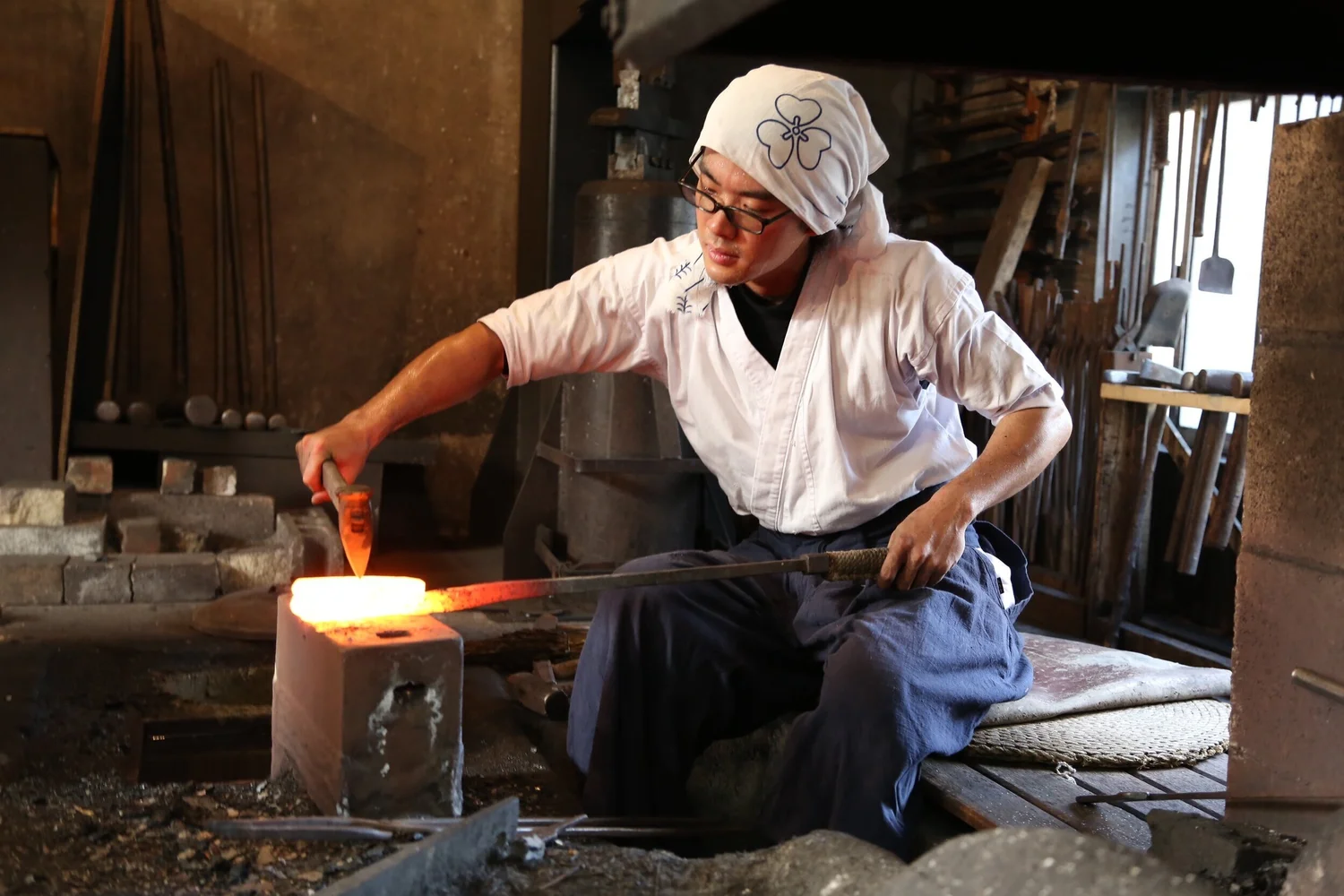 Witness the Ancient Process of Making a Katana Sword by Japan’s Premier ...