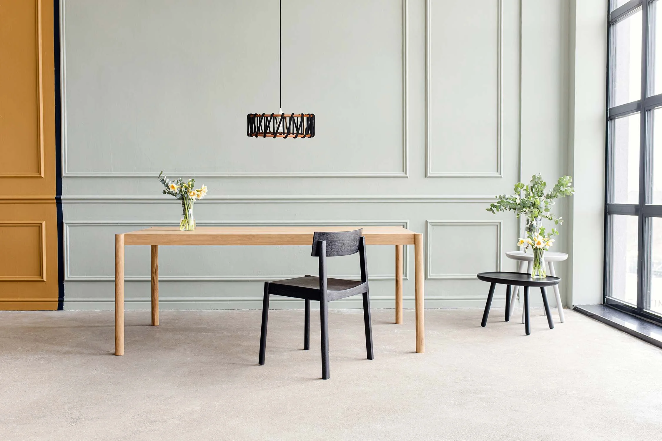 Citizen Oak Dining Table | Modern & Minimalistic Design | EMKO