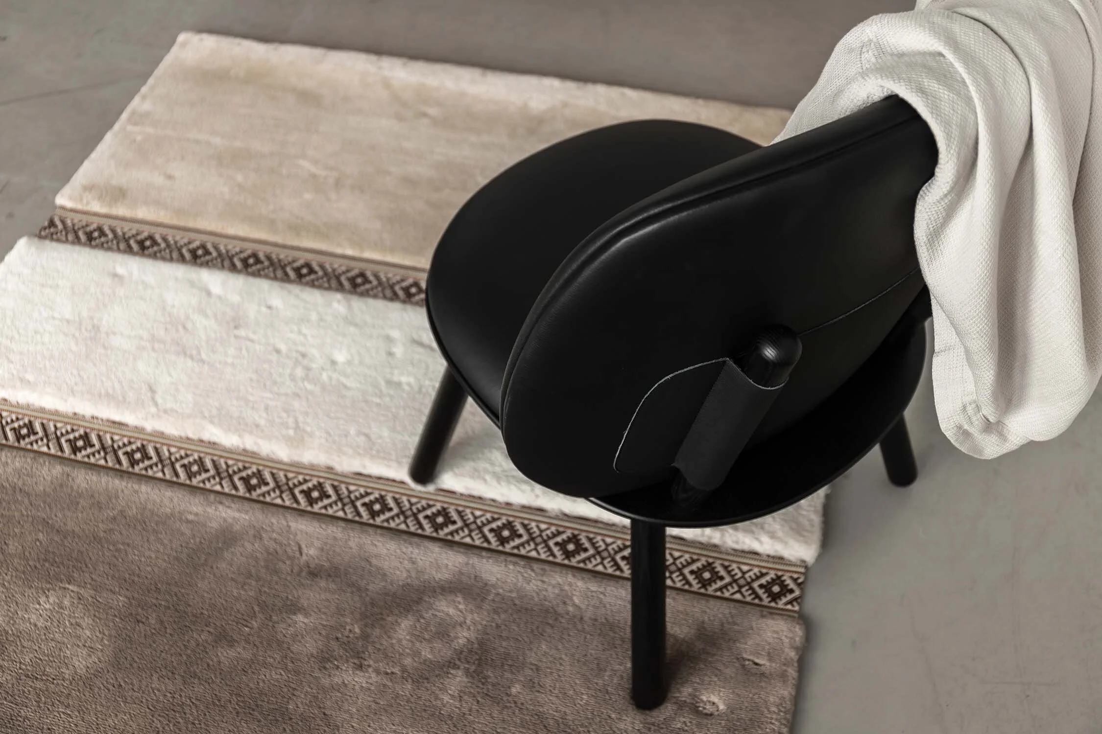 Naïve Low Chair | Fabric Armchair | EMKO