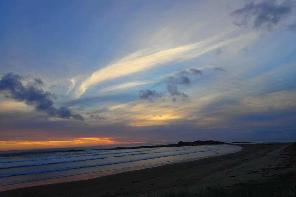 The most gorgeous sunset I’ve ever seen: 90 Mile Beach, New Zealand ...