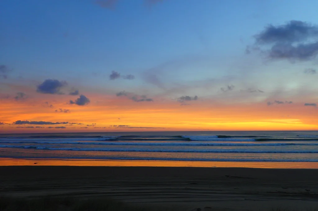 The most gorgeous sunset I’ve ever seen: 90 Mile Beach, New Zealand ...