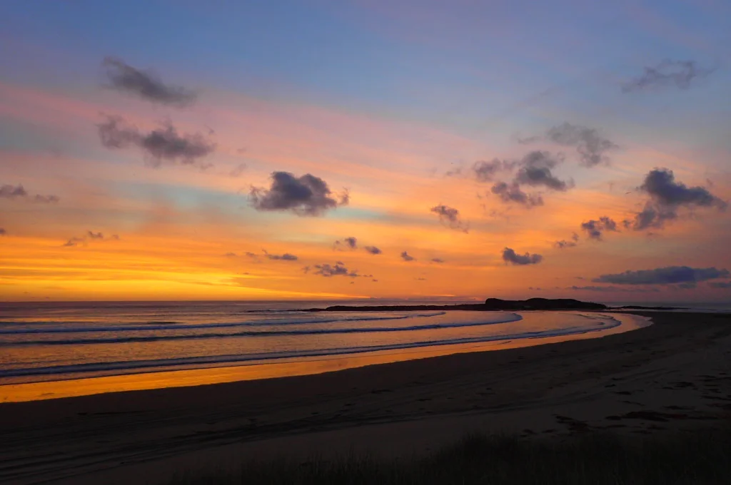 The most gorgeous sunset I’ve ever seen: 90 Mile Beach, New Zealand ...