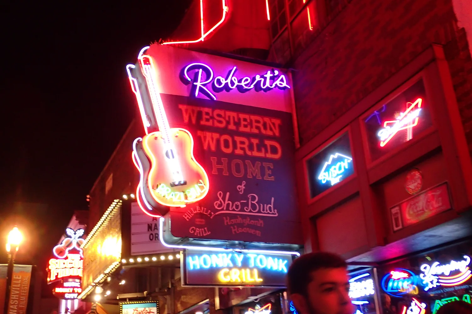 9 Must-Do's for Music Lovers Visiting Nashville, Tennessee — Deviating ...