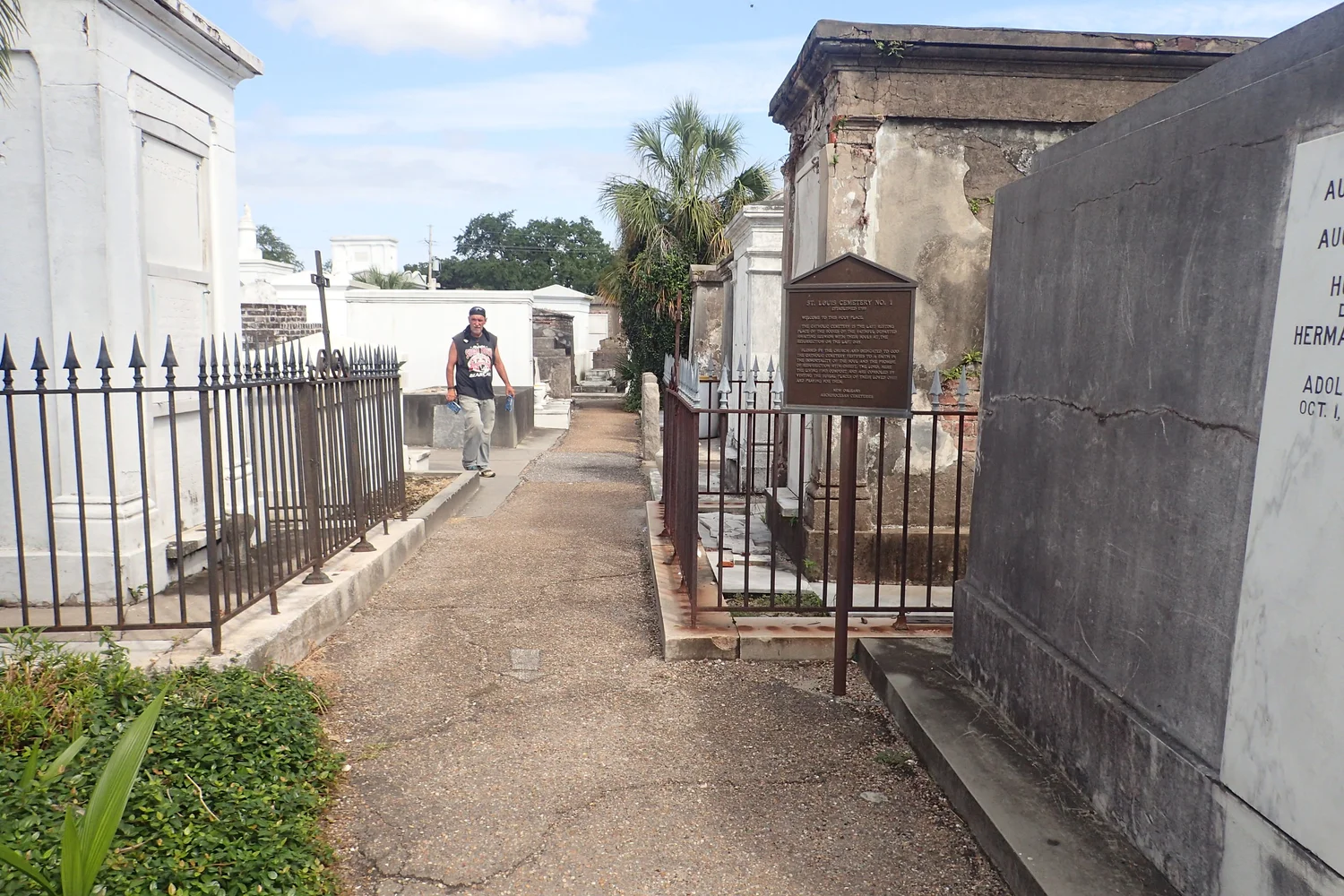 Cemetery Tour in New Orleans: The City of the Dead — Deviating the Norm