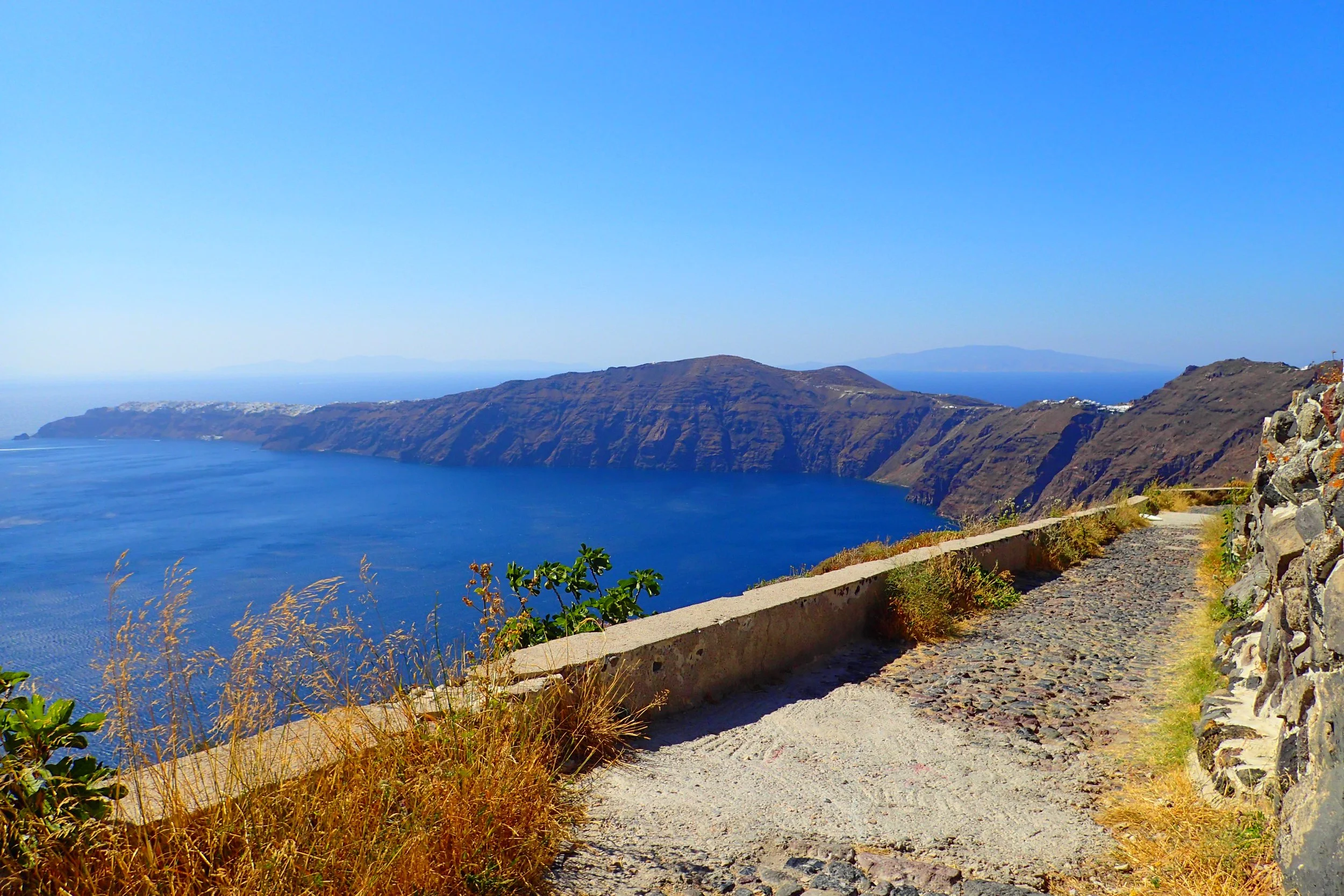 Guide to the Fira to Oia Hike in Santorini, Greece — Deviating the Norm