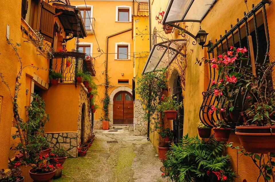 24 Enchanting Villages and Small Towns in Italy to Slow Travel ...