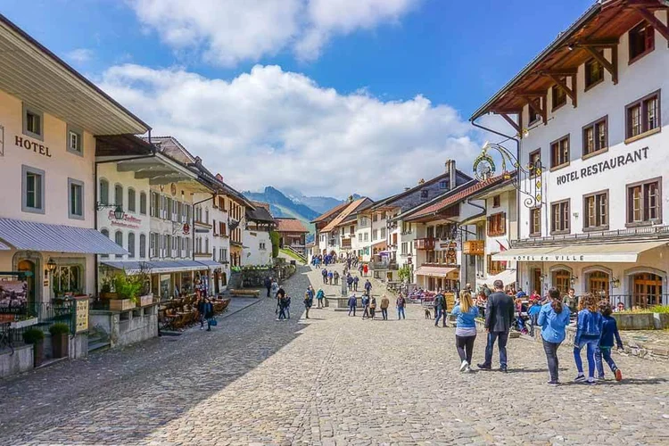 18 Enchanting Villages in Switzerland You Have To See to Believe ...