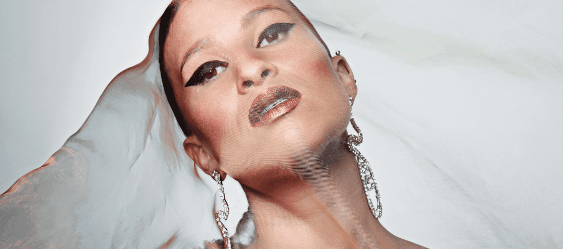 Interview: Soulful Dutch Singer-Songwriter Anne-Fay - DOPECAUSEWESAID