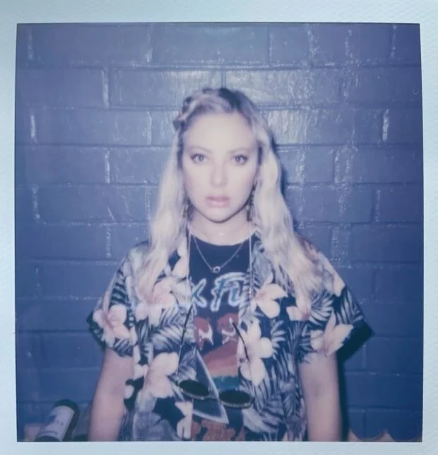 LA Based Singer-Songwriter IRIS Unveils Her Stunning New Single "Them ...