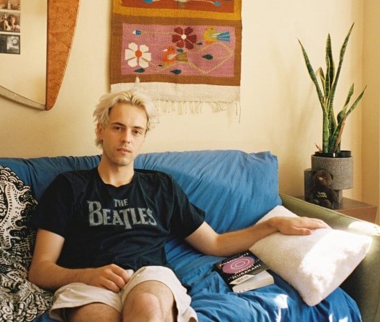 Chicago Bedroom Pop Artist Walker Shares His Debut Album "Phew ...