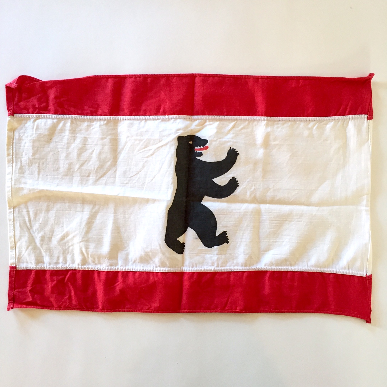 Small Vintage Berlin City Flag — Omniterrum