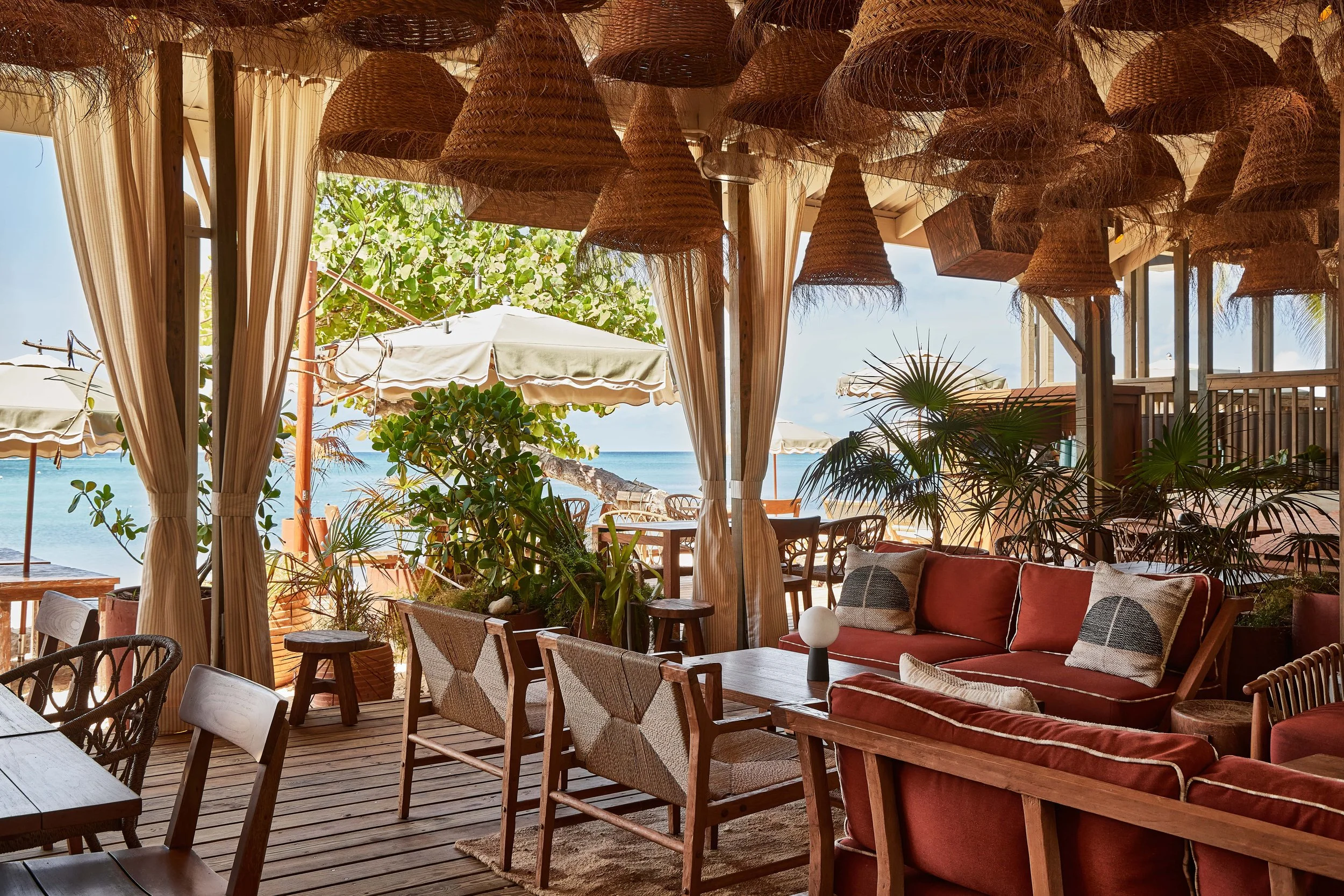BONNY MOON BEACH CLUB — BLUR Workshop