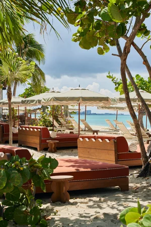 BONNY MOON BEACH CLUB — BLUR Workshop