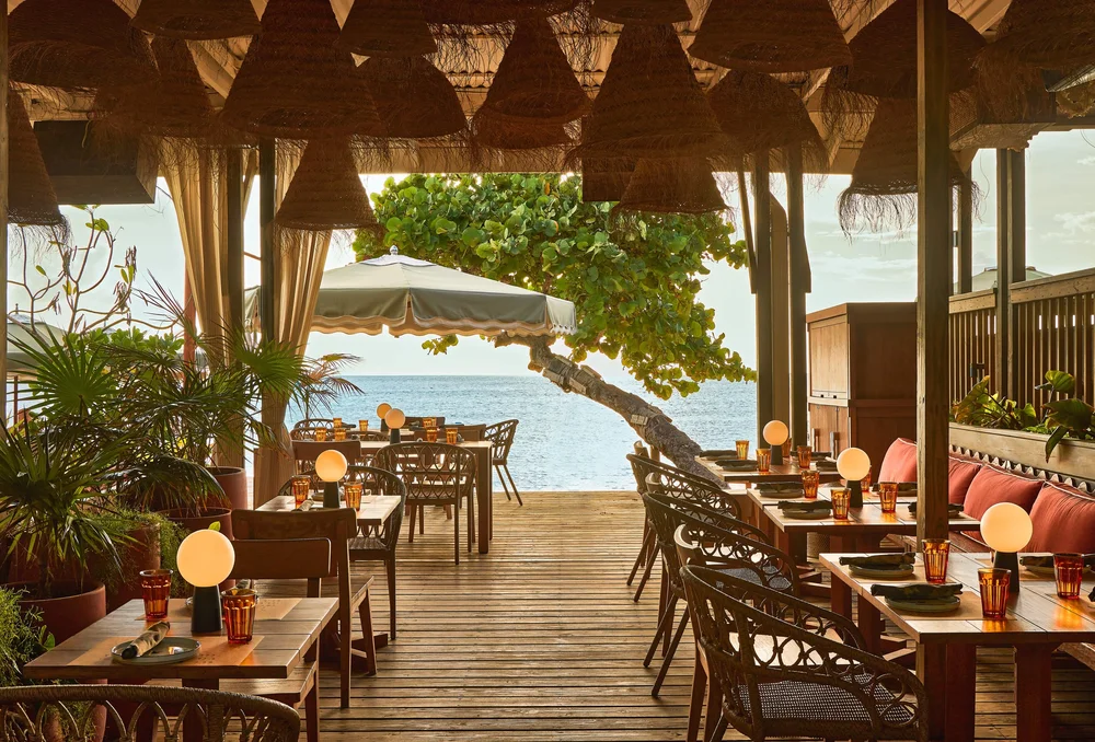 BONNY MOON BEACH CLUB — BLUR Workshop