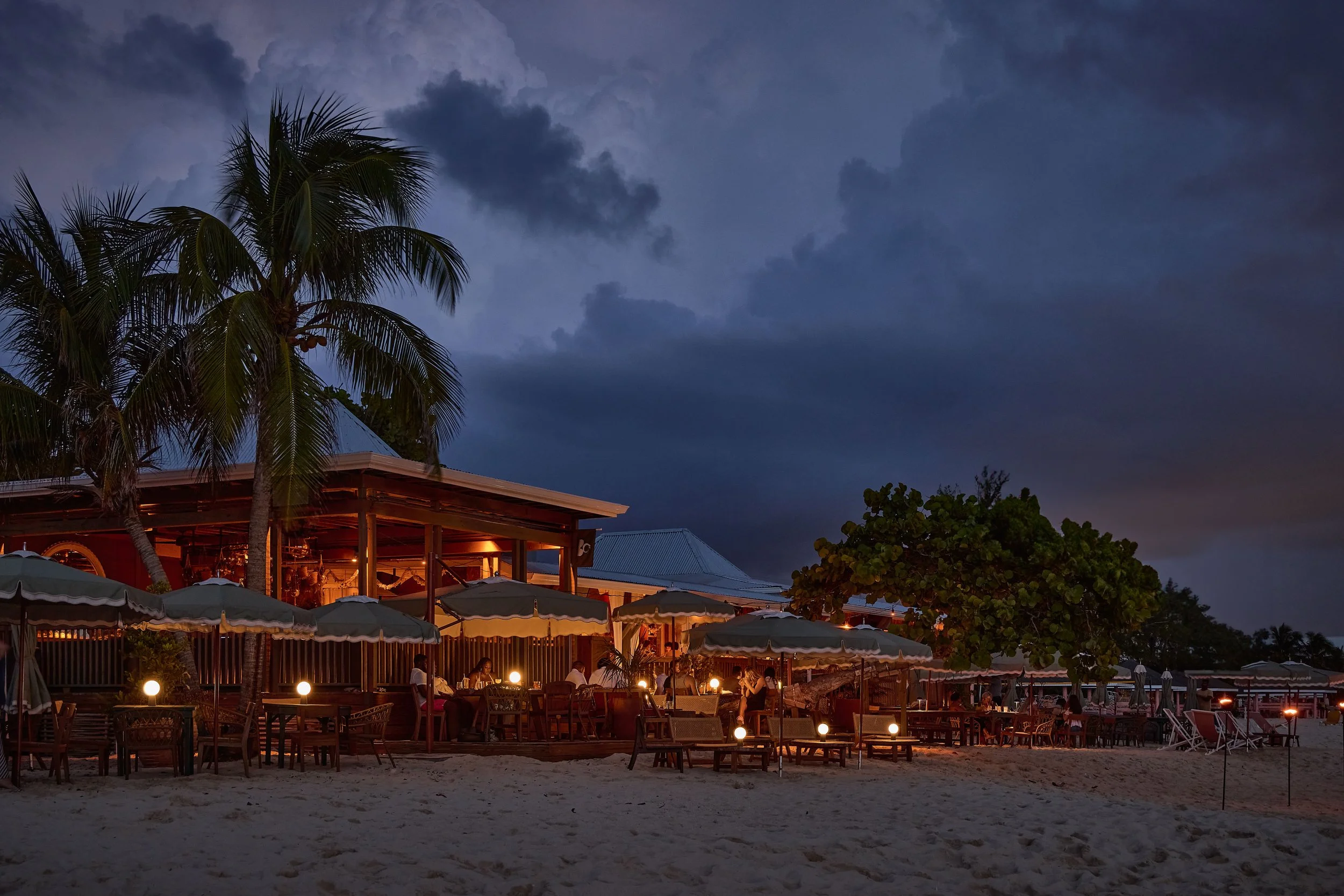BONNY MOON BEACH CLUB — BLUR Workshop