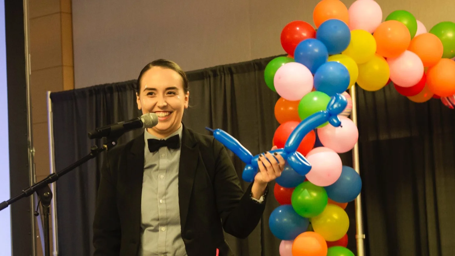 Gender Bender and Rainbow Prom brings safe and colorful fun — SEAWOLF ...