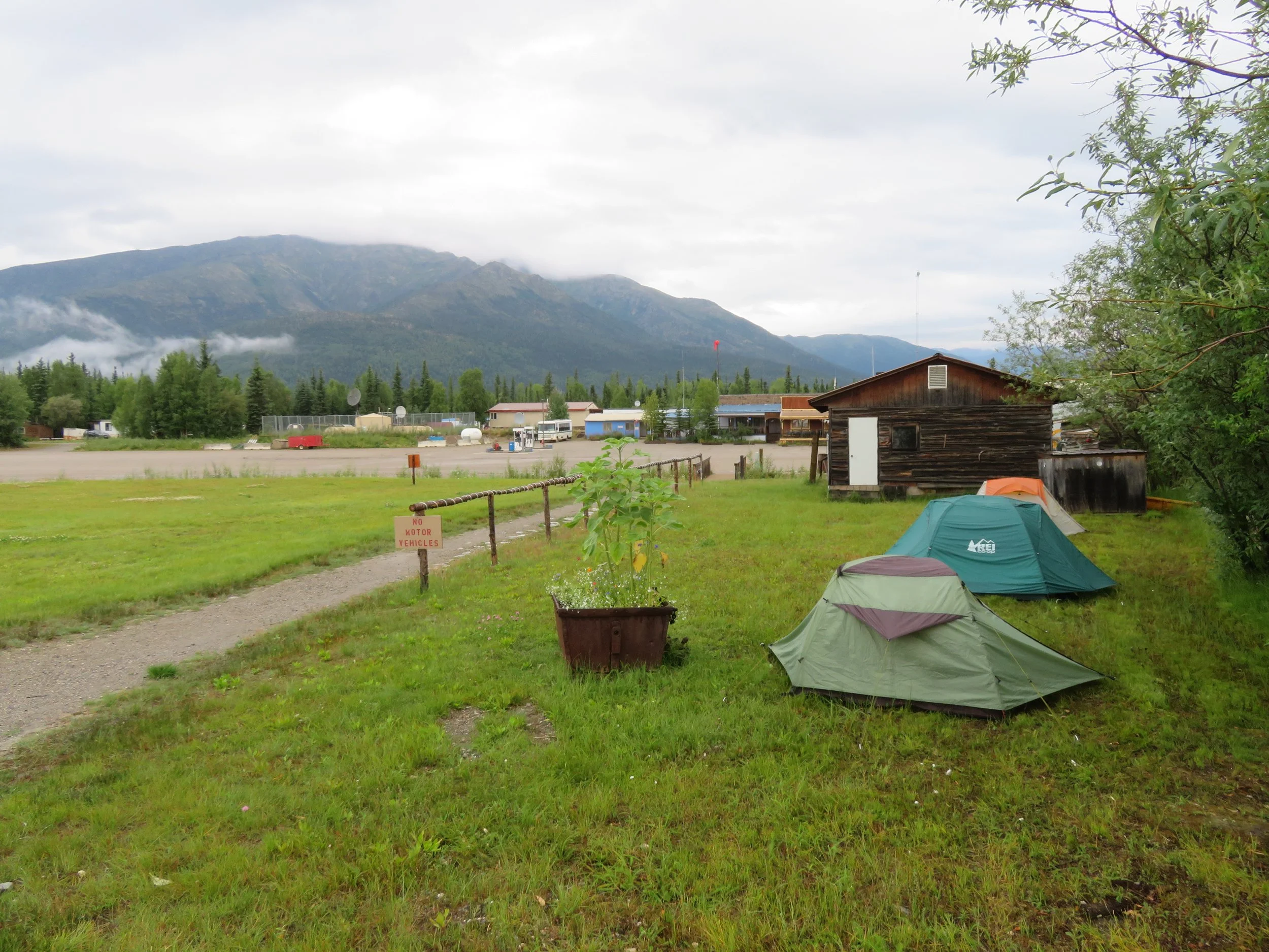 Stay — Coldfoot Camp