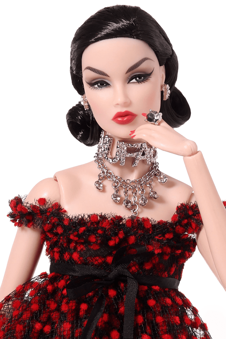 The 5th and final W Club doll is unveiled - A Fashionable Legacy ...