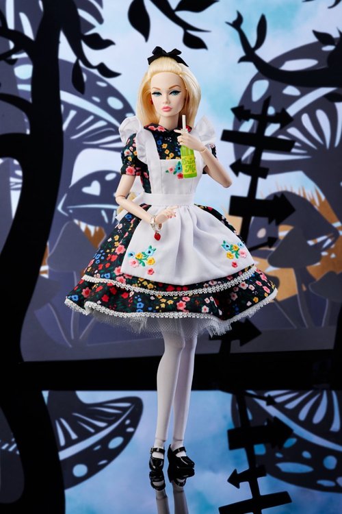 The first W Club doll for 2022 appears so late that Mad Hatter left ...