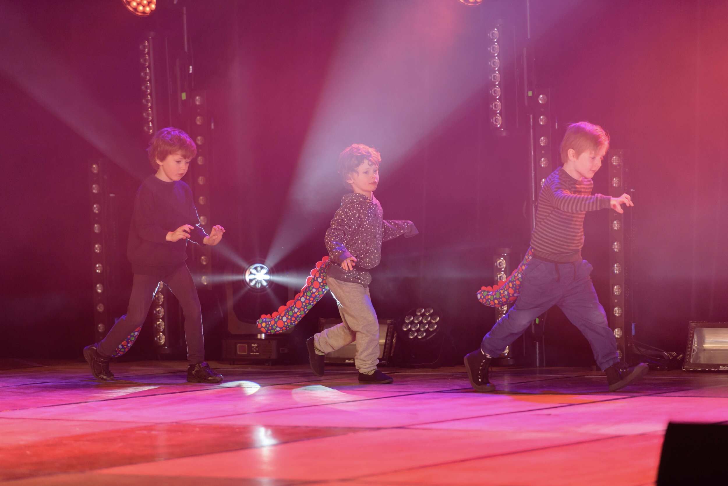 Dance Kingdom — Bom Funk Dance Studio