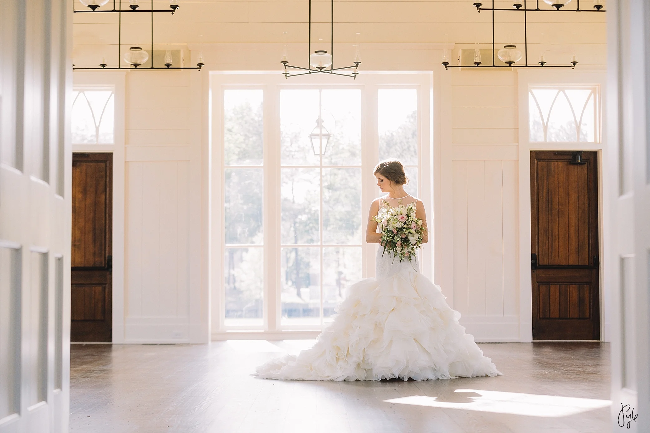 Bridal Session, Old Town Columbus, Sara Beth — John Pyle