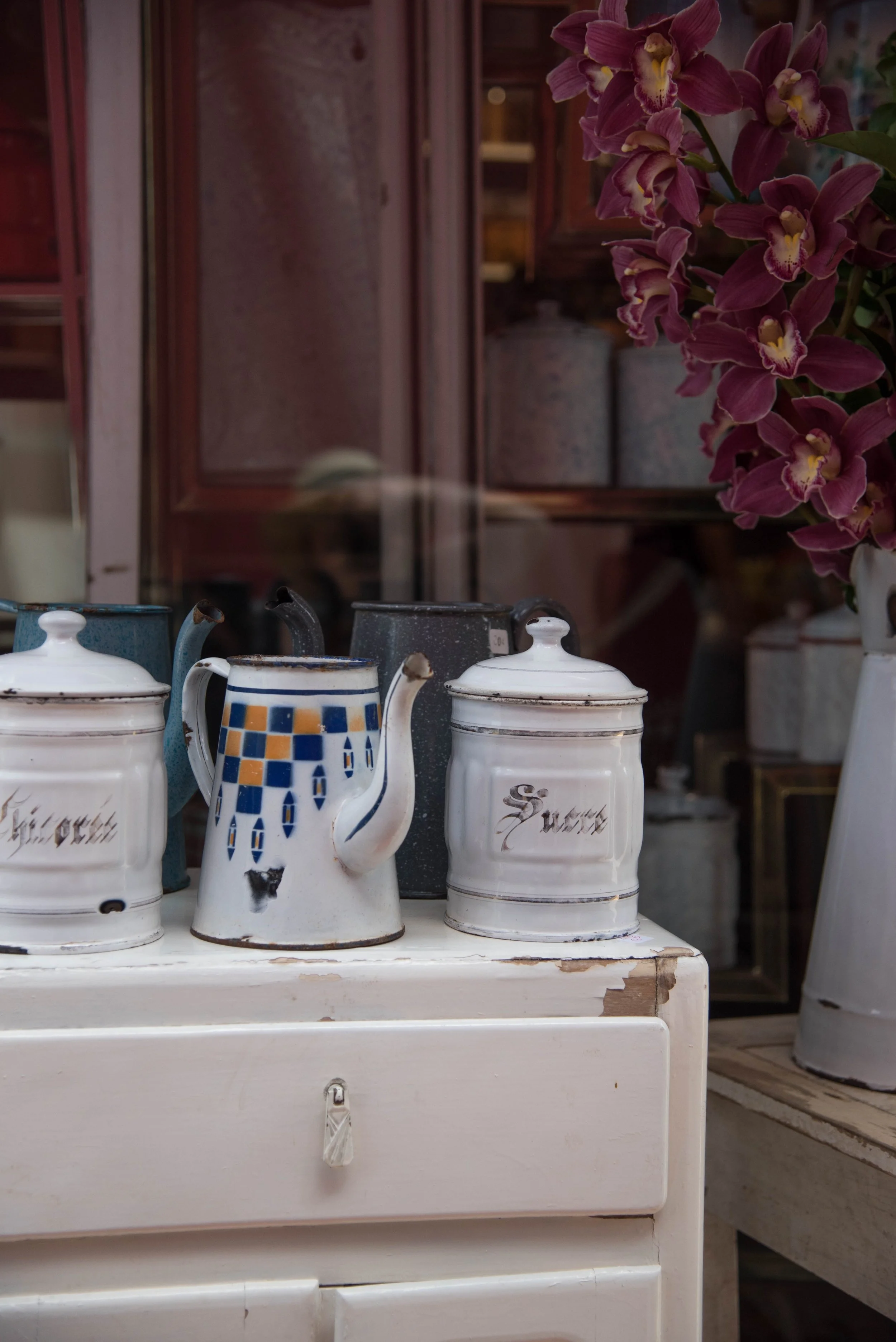 A Guide to The Marché aux Puces de Saint-Ouen in Paris — Rose & Ivy