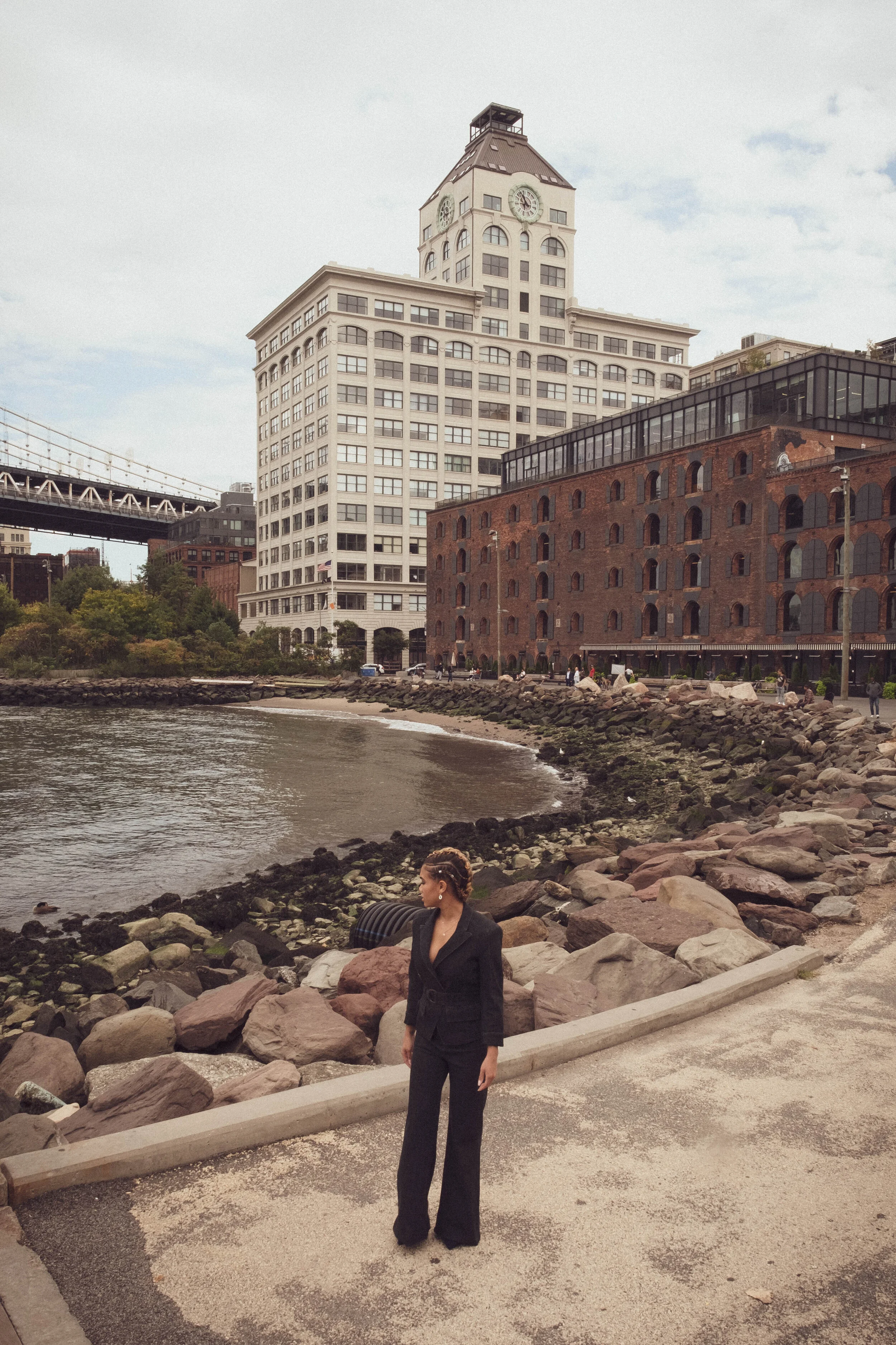 Paige Hurd Takes A Walk in Dumbo’s Waterfront District — Rose & Ivy