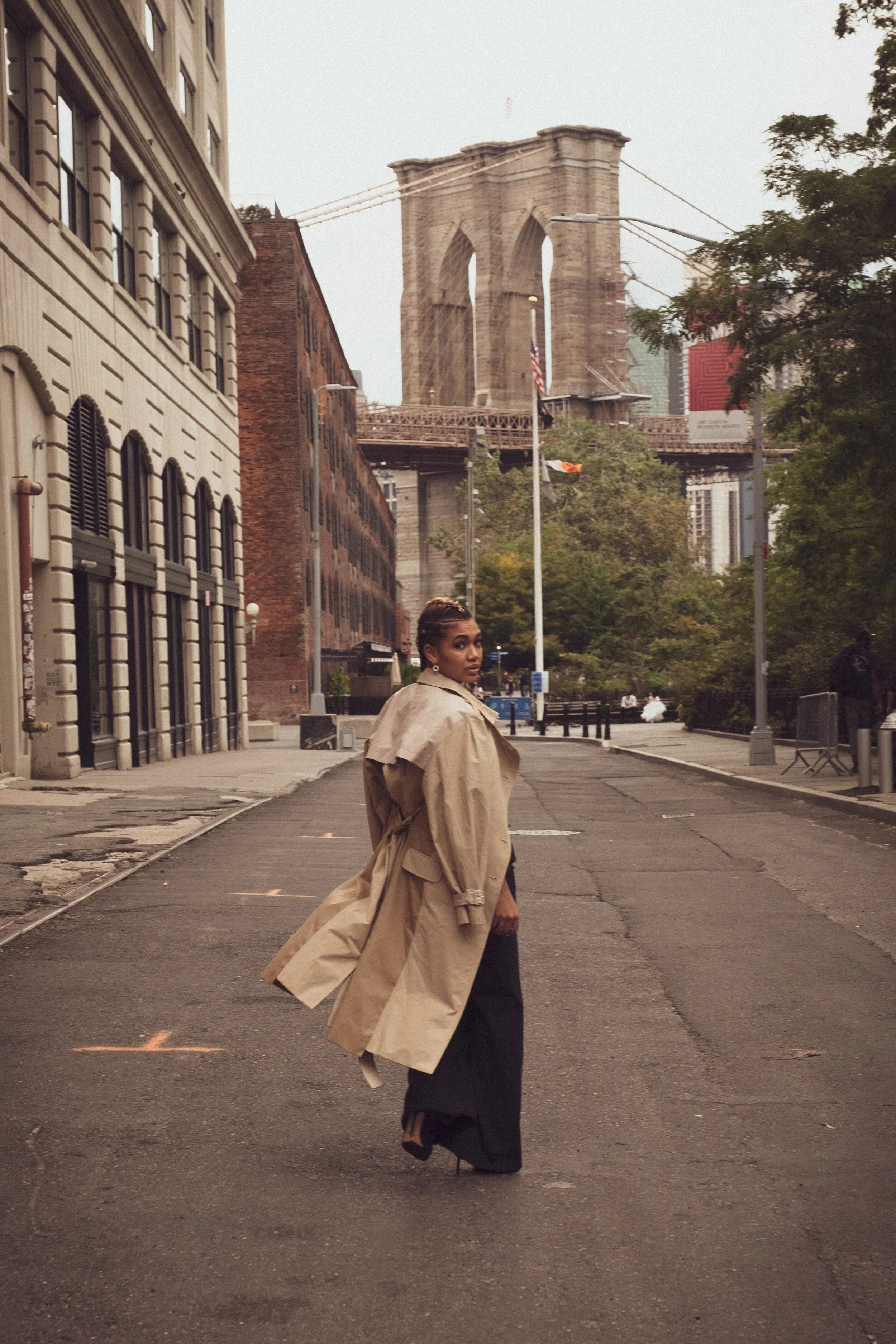 Paige Hurd Takes A Walk in Dumbo’s Waterfront District — Rose & Ivy