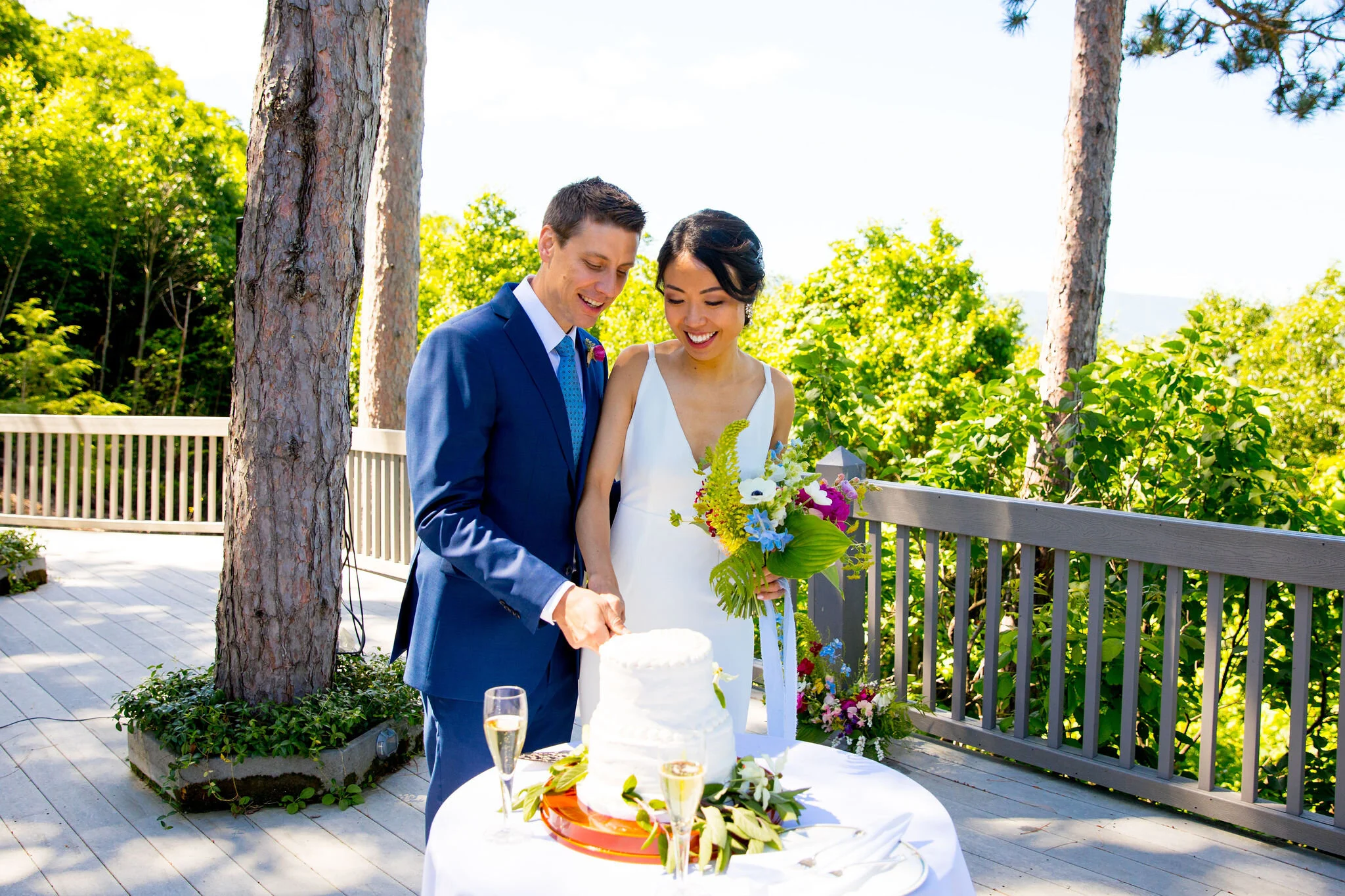 6 Dogs and 16 People: The Perfect Ratio For This Onteora Wedding — LBFPHOTO