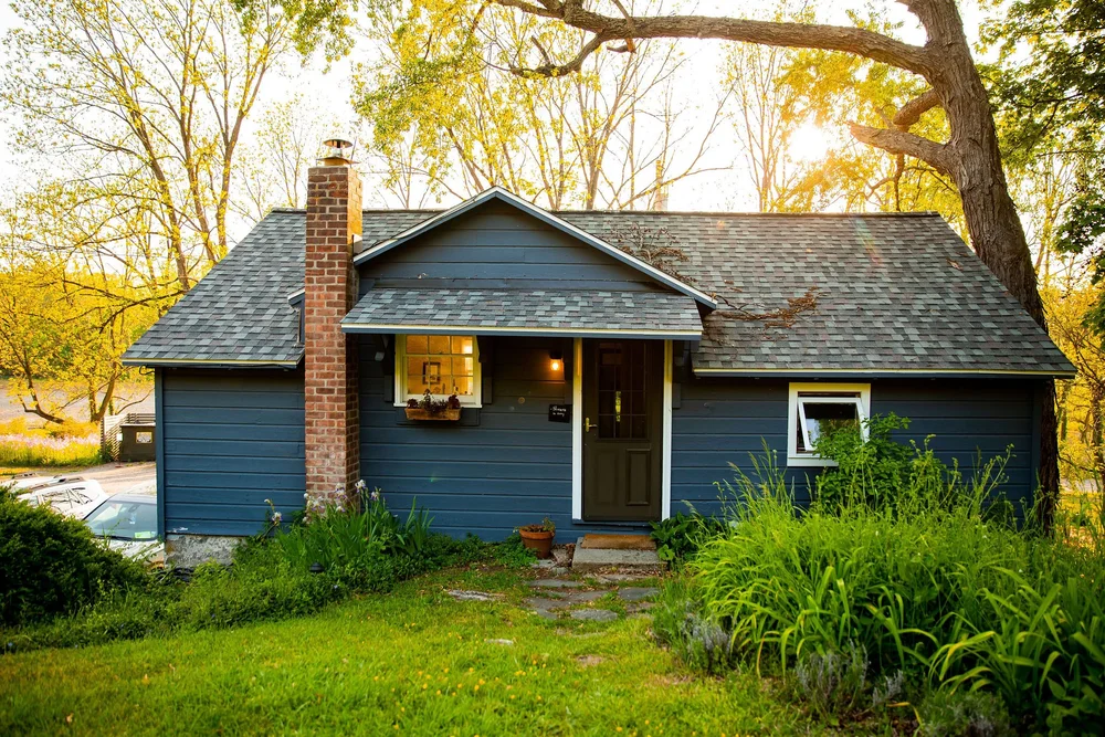 Colorful, Spring Wedding At Taconic Ridge Farm — LBFPHOTO