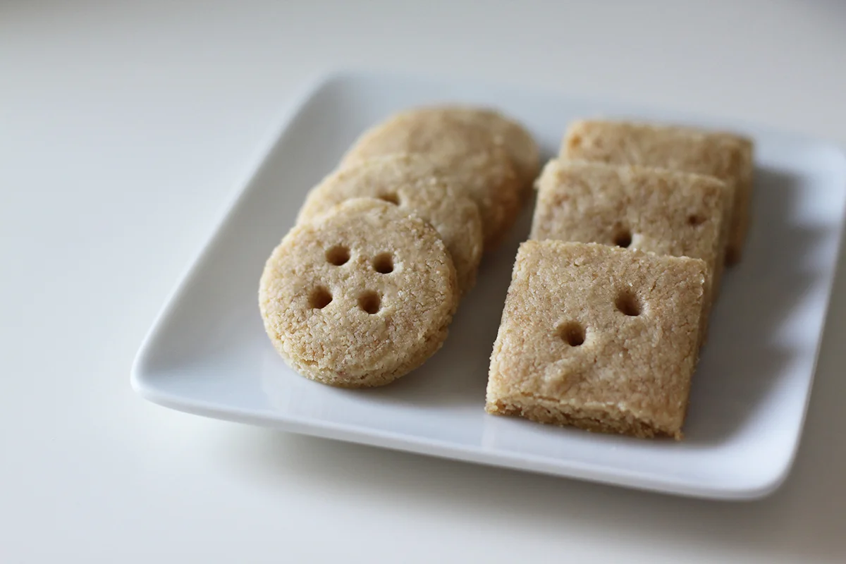 shortbread cookies i & iit-square in the kitchen