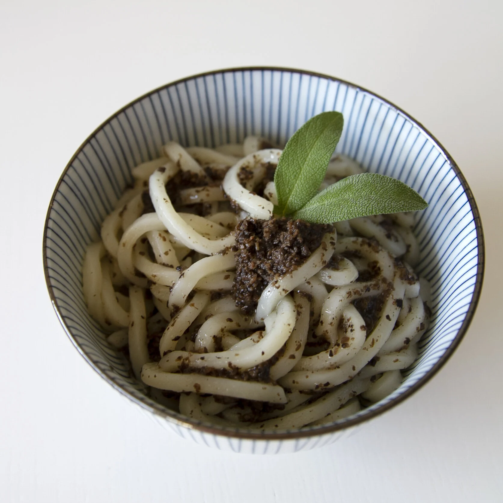 black truffle udont-square in the kitchen