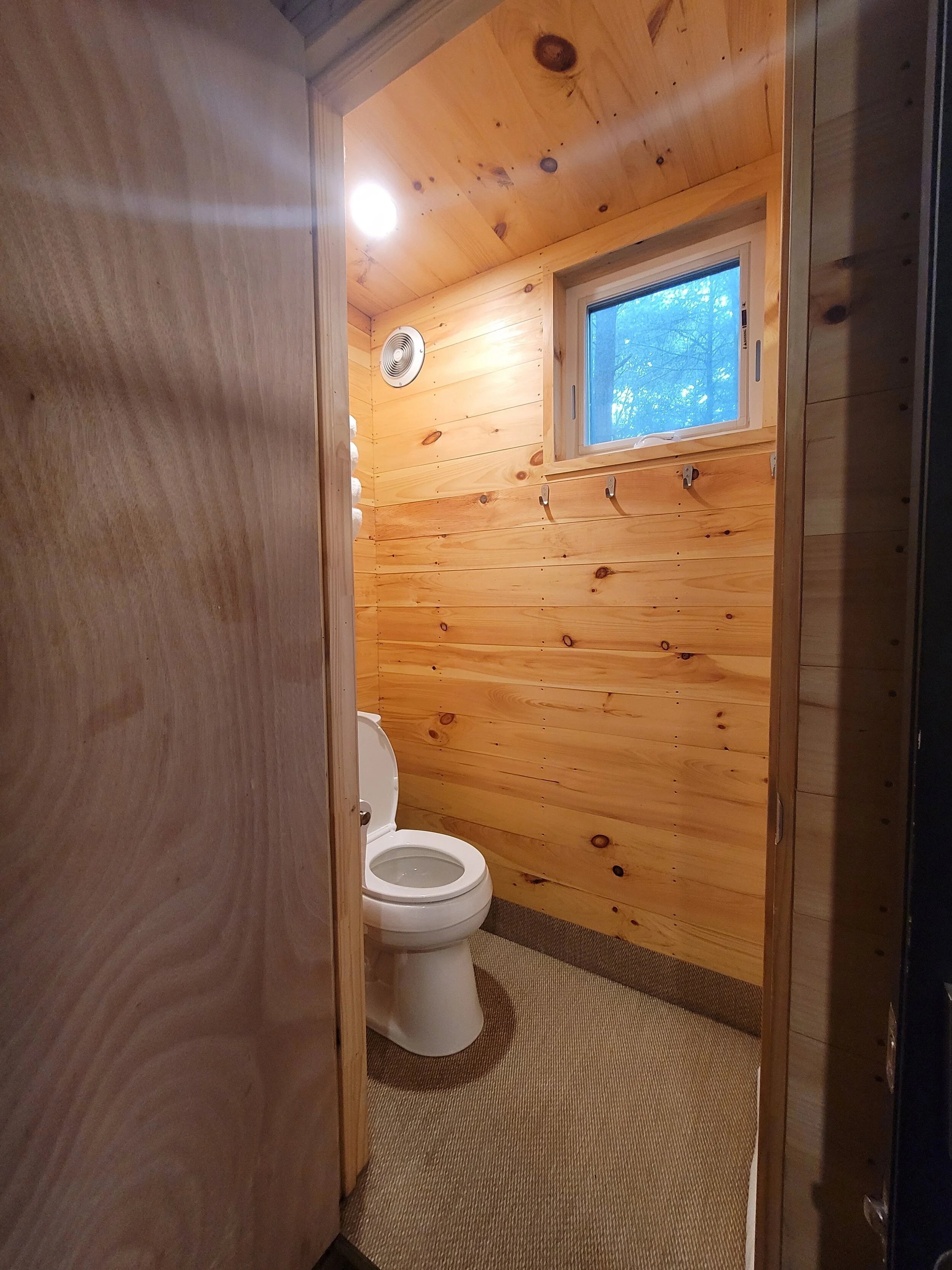 eastern catskills getaway house & kaaterskill fall, new york - july ...