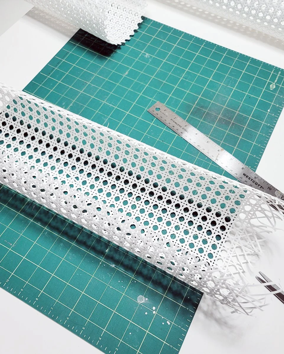 cabinet screen t-square in the kitchen