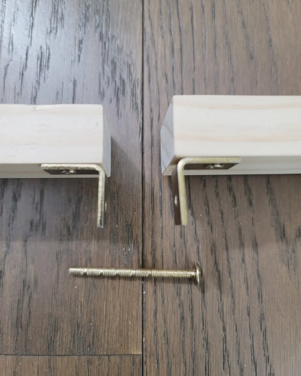 samsung frame tvt-square in the kitchen