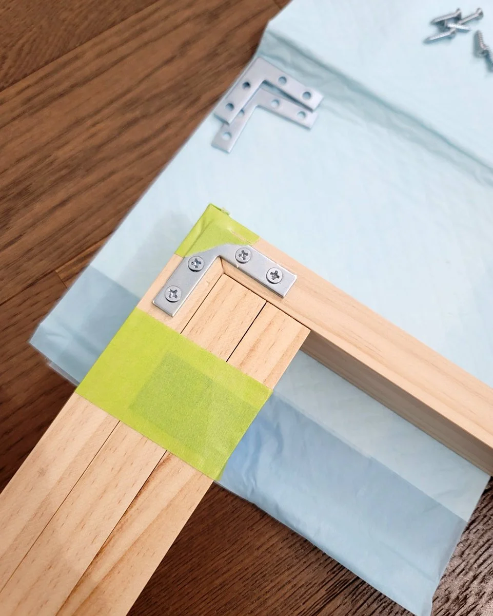 samsung frame tvt-square in the kitchen