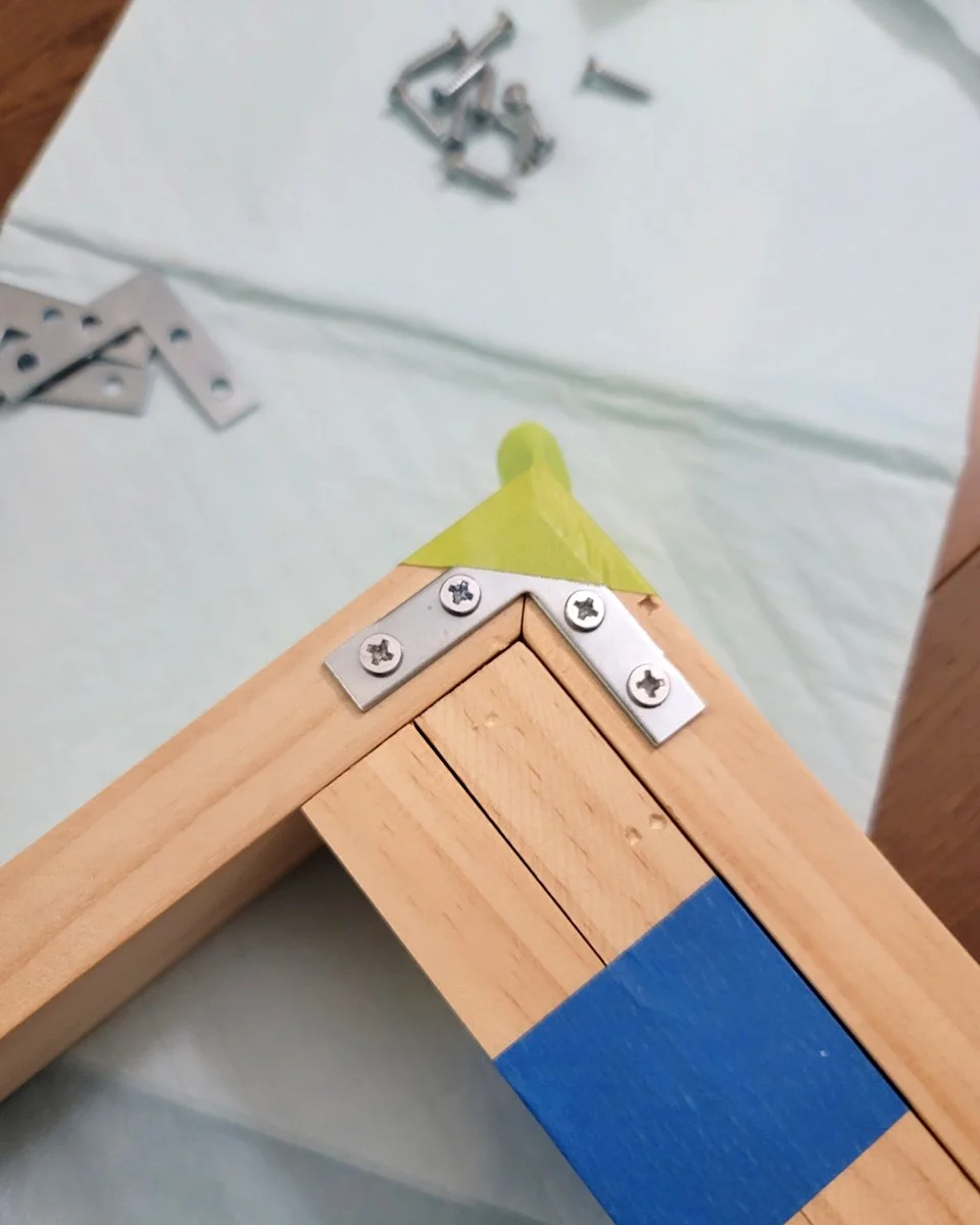 samsung frame tvt-square in the kitchen